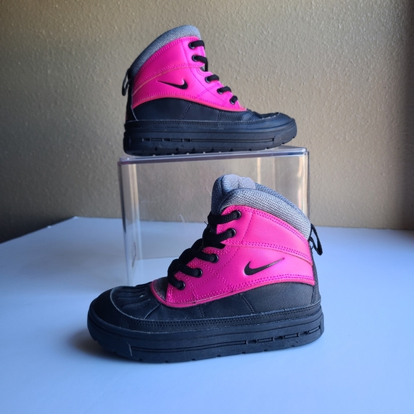 Nike ACG | Shoes | Nike Woodside 2 High Gs Boots Pink Black Little Girl ...